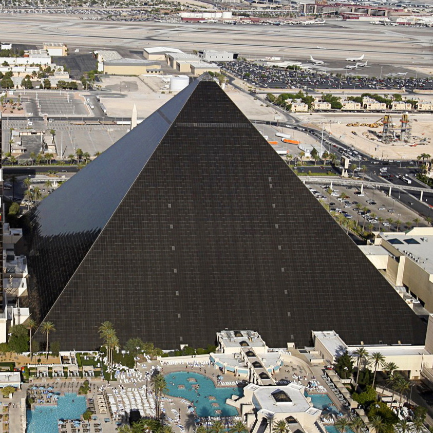 Interactive visual spectacular ‘Particle Ink’ reinvents itself at Luxor ...