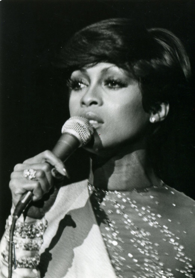 Photograph : Lola Falana sings at the Aladdin - Las Vegas Sun News