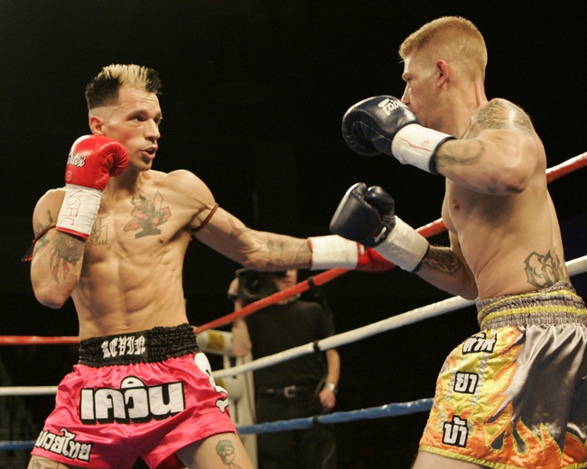 It takes two to tangle - Las Vegas Sun News