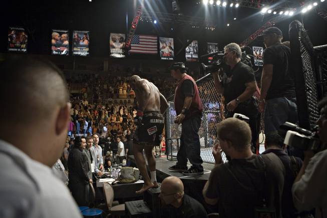 Photograph : Griffin Earns Title - Las Vegas Sun News