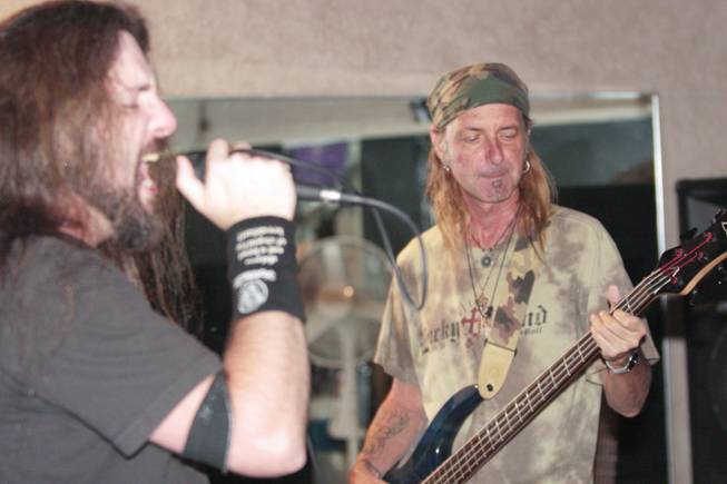 Former Quiet Riot bassist entertains troops - Former Quiet Riot bassist ...