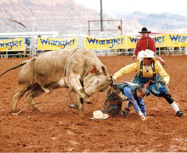 Bullfighter helps keep rodeo competitors safe - Las Vegas Sun Newspaper