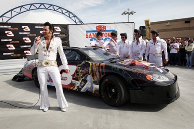 'Honeymoon in Vegas' musical in the works, and the Flying Elvises are ...