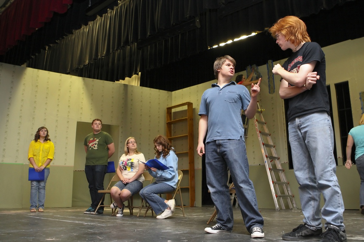 Boulder City High students prepare for final play of the year - Las ...