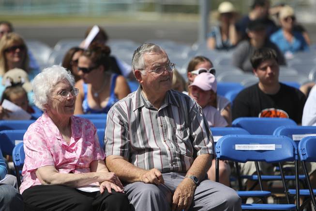McCaw rededication - Former principal Neil Twitchell and his wife ...