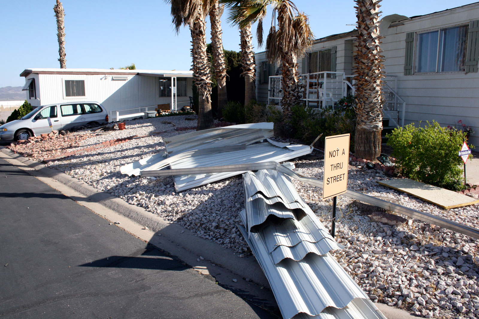 Dust devil damage - Las Vegas Sun News