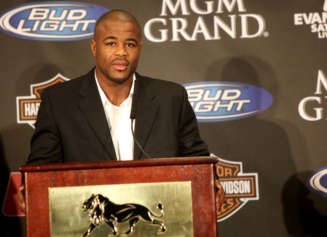 UFC 98 Press Conference - UFC light heavyweight champ Rashad Evans ...
