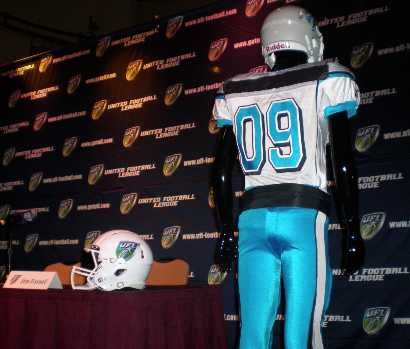 UFL unveils Locomotives' uniforms - Las Vegas Sun News