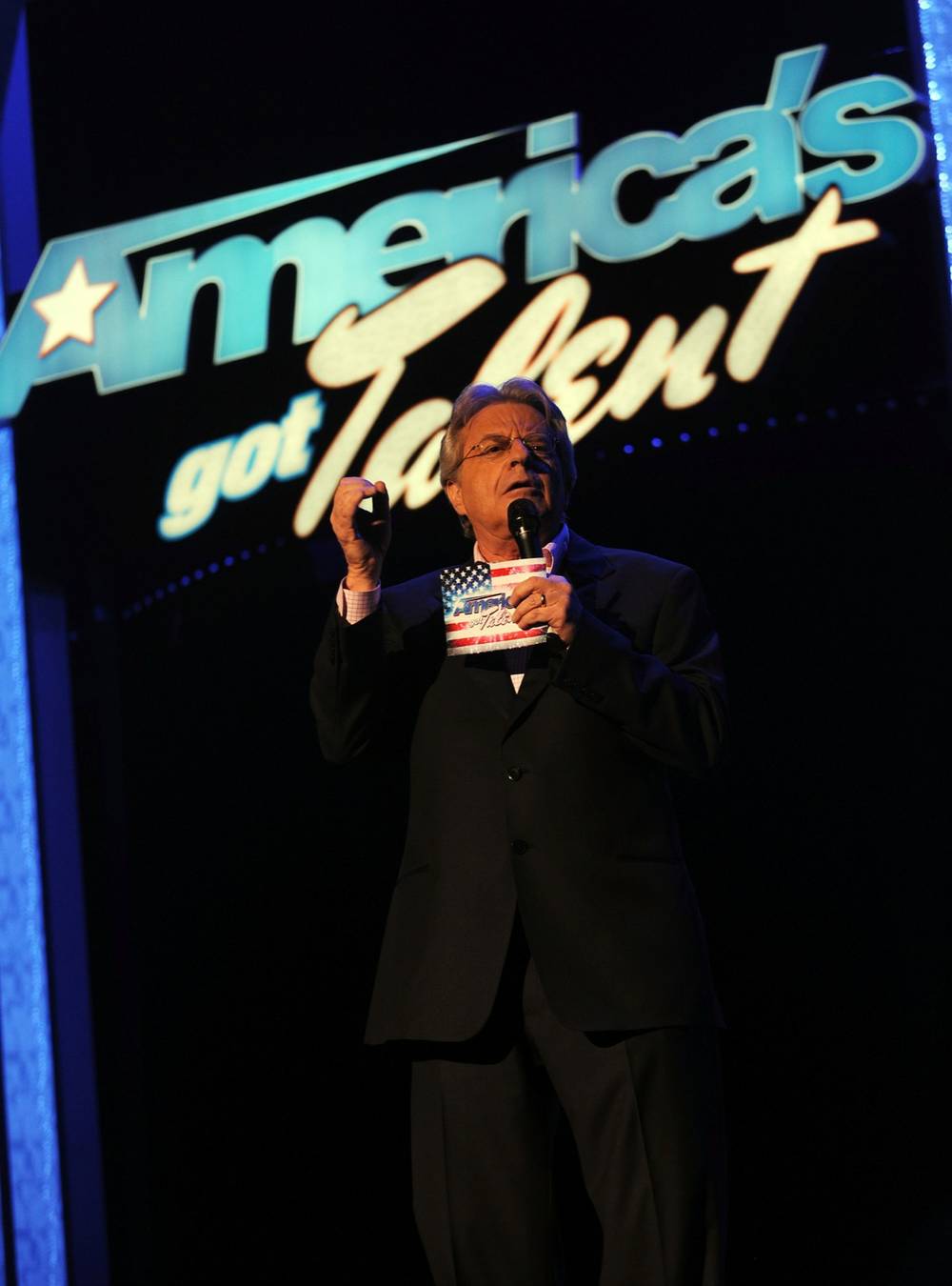 Jerry Springer (former mayor of Cincinnati) talks a little politics ...