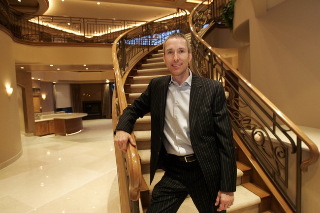 Las Vegas broker luring wealthy home seekers with private jet - Las ...