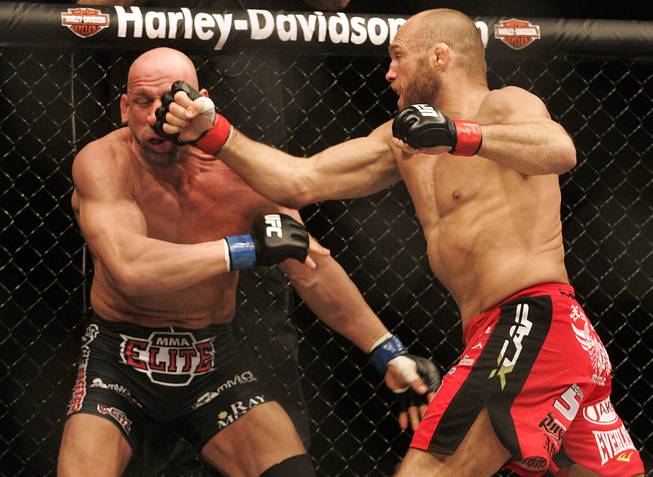 Photograph : UFC 109 - Relentless - Las Vegas Sun News