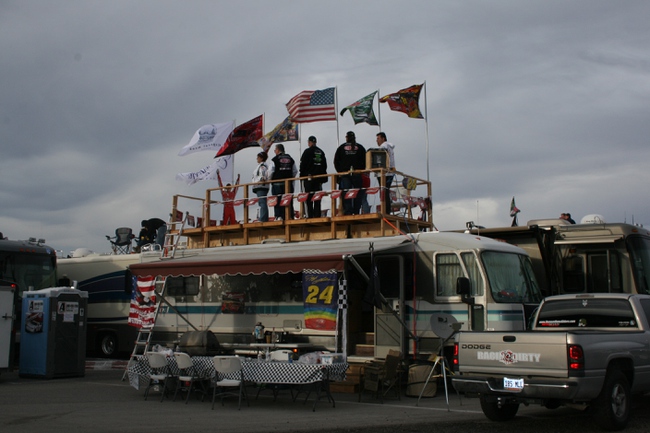 NASCAR fans know how to tailgate in style - Las Vegas Sun News