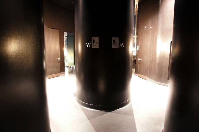 Las Vegas Restrooms - the bathroom at Mix Lounge, atop THEHotel at ...