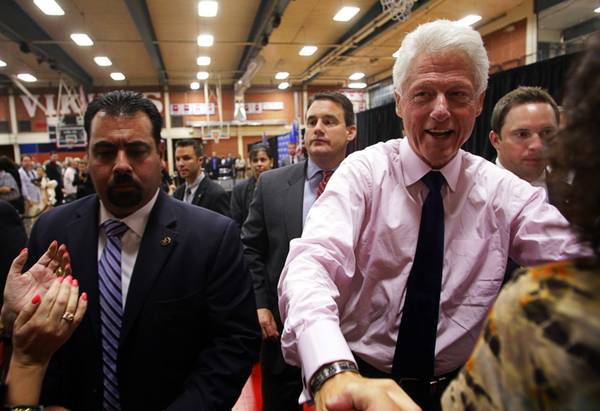Bill Clinton whips up crowd at rally for Harry Reid - Las Vegas Sun ...