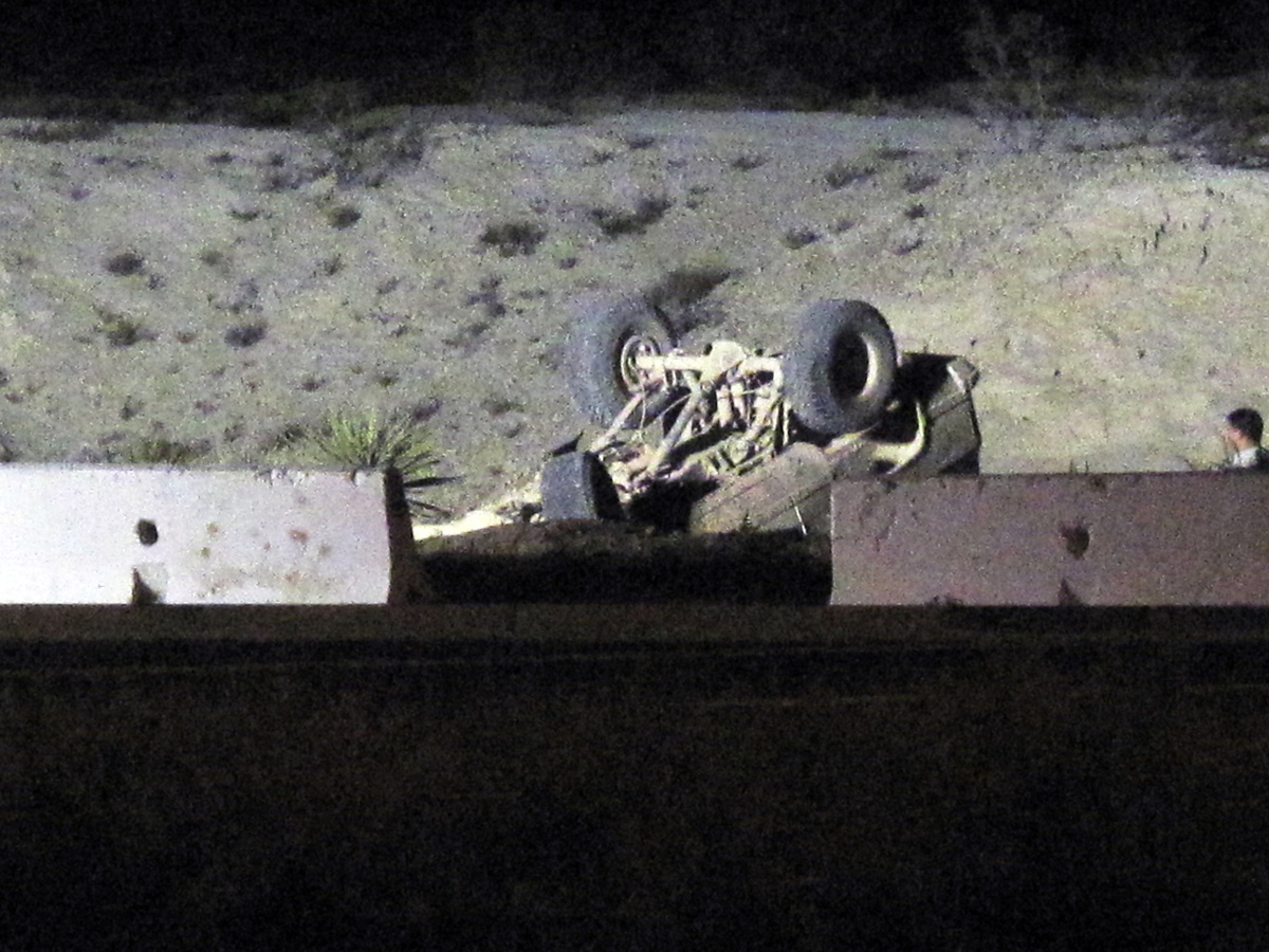 1 killed, 6 injured when SUV full of teens crashes in desert - Las ...