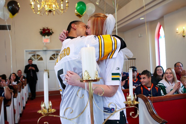 Couple's Steelers-Packers passions score Super Bowl wedding in Las ...