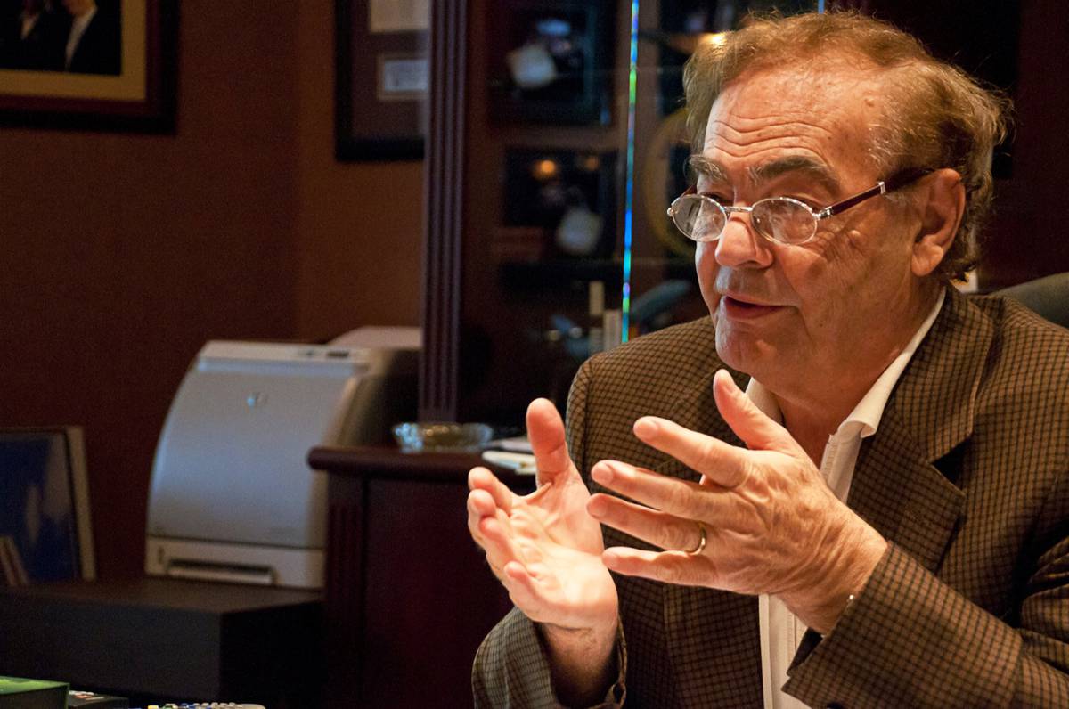 Phil Ruffin goes down the middle - VEGAS INC