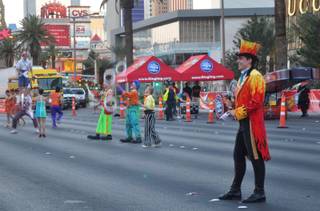 Fiery circus performer launches self down Strip - Las Vegas Sun News