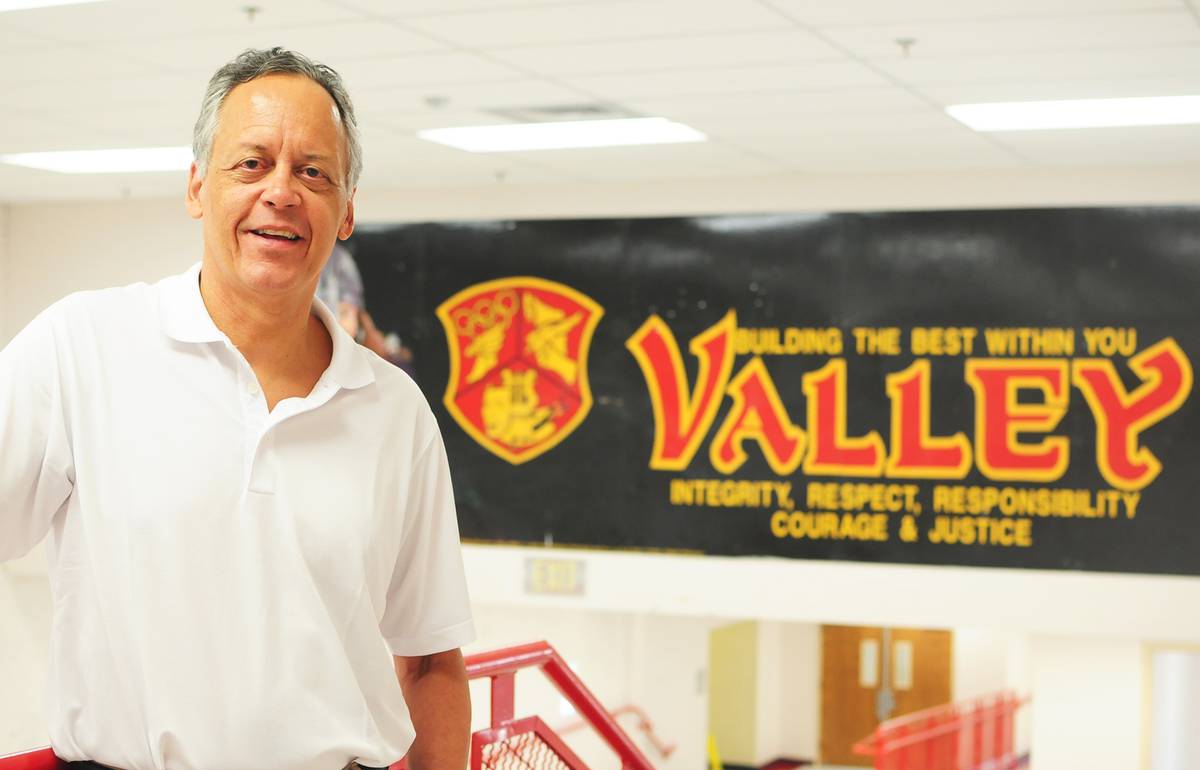 Retiring Valley principal leaves legacy of inspiring his students - Las ...