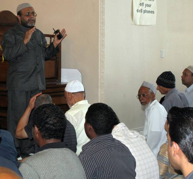Somali effort - Dr. Aslam Abdullah speaks to the congregation at the ...
