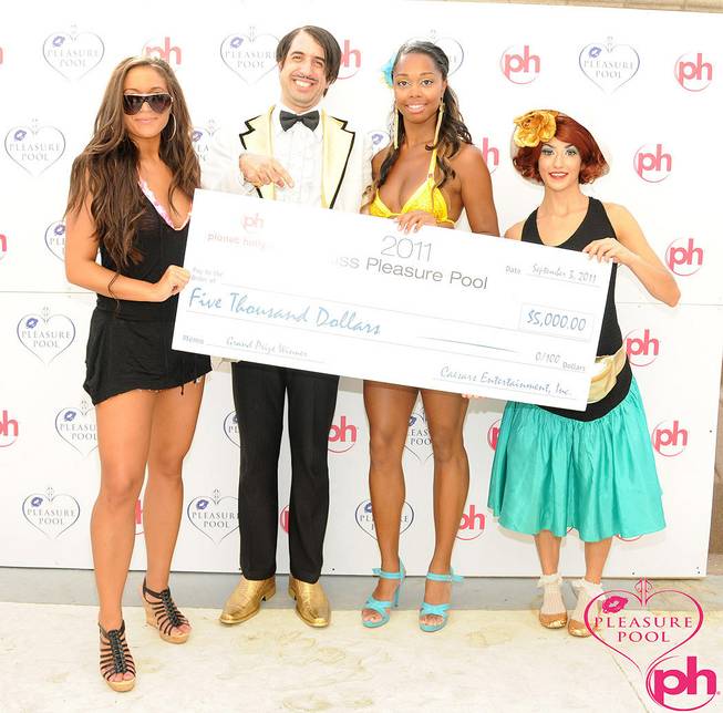 LDW2011: Sammi "Sweetheart" Giancola at Pleasure Pool - Sammi ...