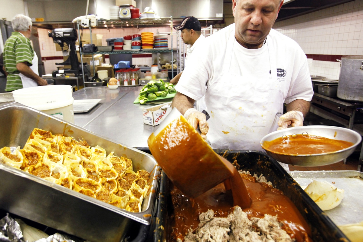 Family prepares a different kind of holiday feast - Las Vegas Sun News