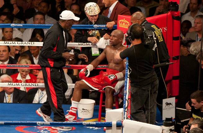 Floyd Mayweather Jr. vs. Miguel Cotto at MGM Grand - Floyd Mayweather ...