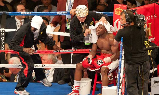 Floyd Mayweather Jr. vs. Miguel Cotto at MGM Grand - Floyd Mayweather ...