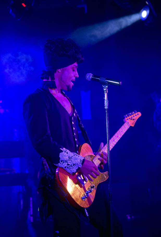 Prince Impersonator Jason Tenner - Prince impersonator Jason Tenner ...