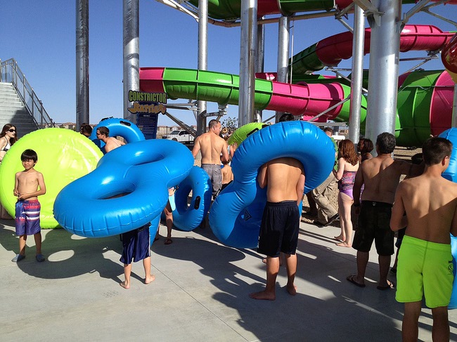 It's back! New Wet 'n' Wild wins over frolickers thirsty for Las Vegas ...