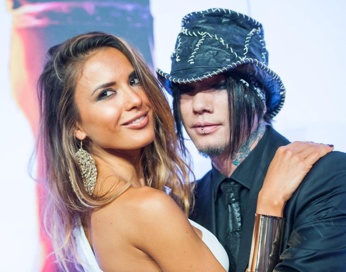 DJ Ashba watchin’ for the boom-booms as GNR sets up again at the Joint ...