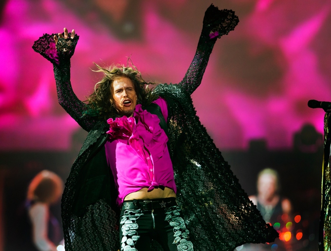 Aerosmith at MGM Grand - Aerosmith lead singer Steven Tyler dances as ...