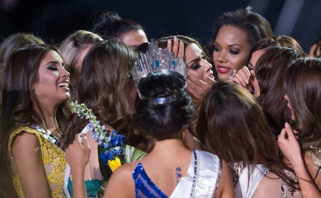 2015 Miss Universe: Dramatic Crowning - The final three of the Miss ...