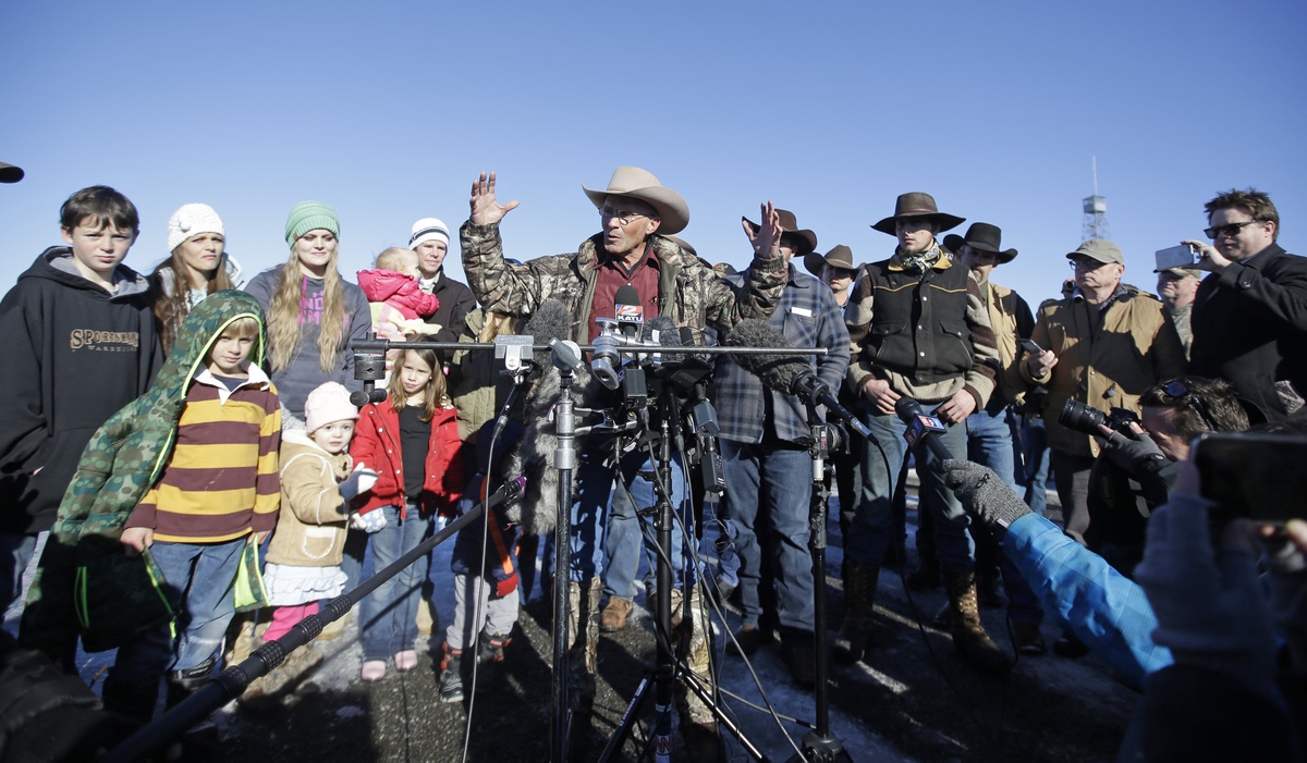 More armed men visit site of Oregon wildlife refuge standoff - Las ...