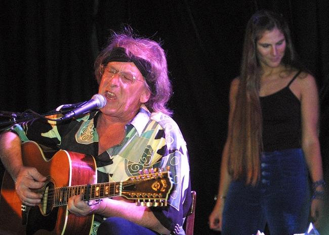 Jefferson Airplane co-founder Paul Kantner dies at age 74 - Las Vegas ...