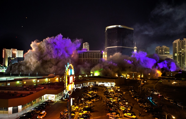 Riviera’s Monaco Tower Imploded - The Implosion concludes of the 24 ...