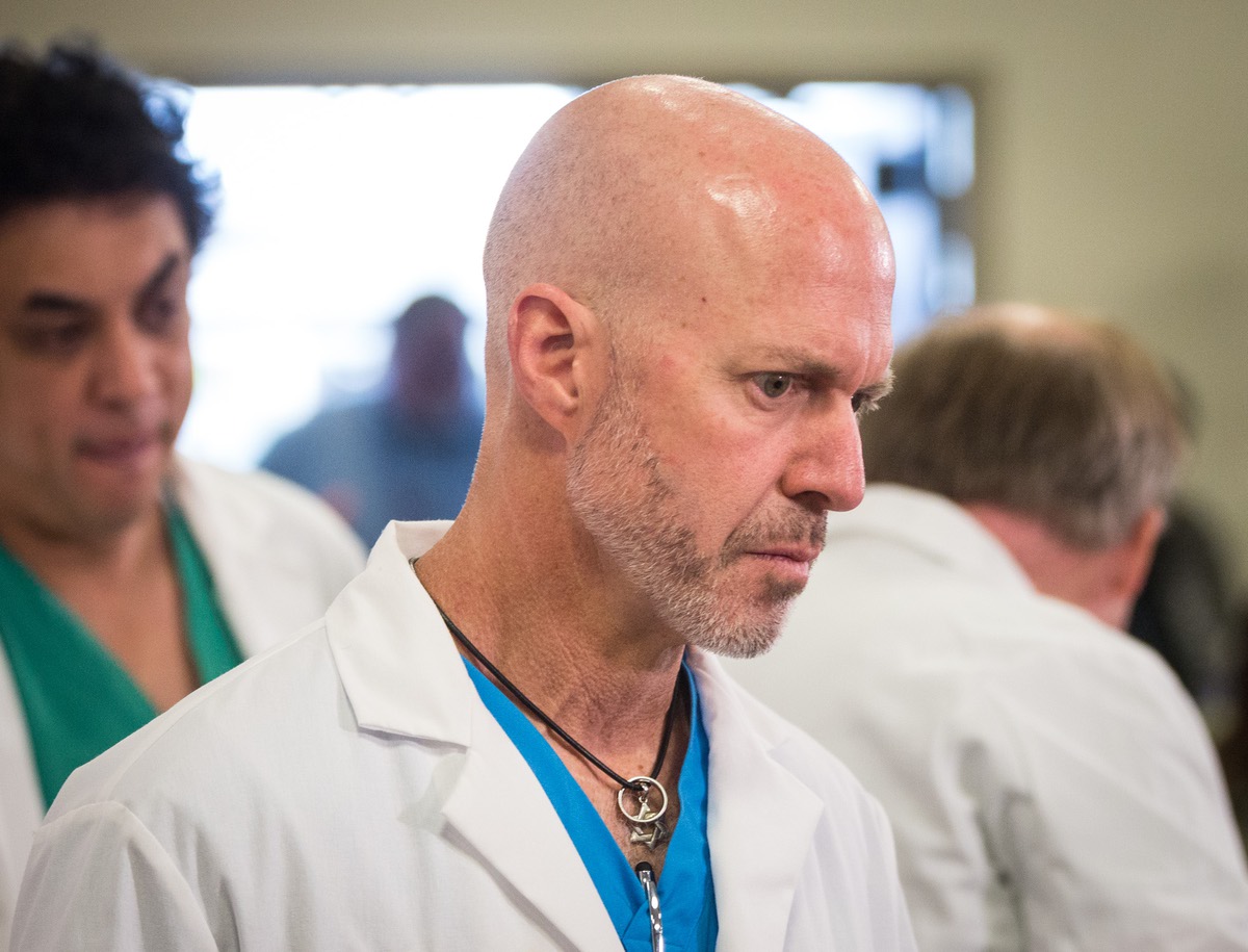 Waves of shooting victims made even trauma surgeons tremble - Las Vegas ...
