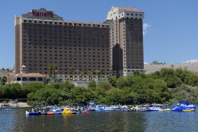 Bullhead City River Regatta - People float down the Colorado past ...