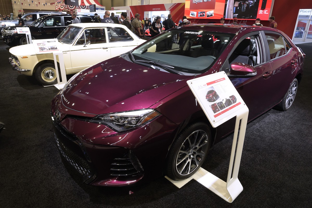 Toyota is latest Trump target over Mexico production plans - Las Vegas ...