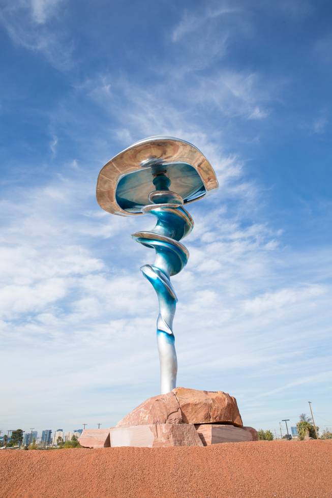 Photograph : The Dream Machine at Siegfried & Roy Park - Las Vegas Sun News