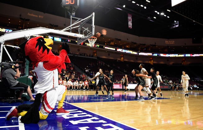 WAC, Seattle vs. Chicago at Orleans Arena - Seattle mascot Rudy the ...