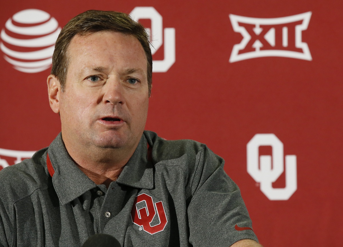Sooner surprise: Oklahoma coach Bob Stoops retires at 56 - Las Vegas ...