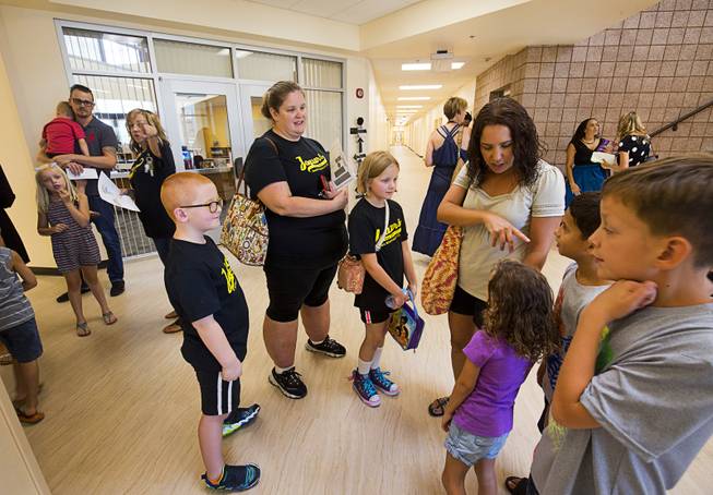 Photograph : Jones Blackhurst Elementary School Tour