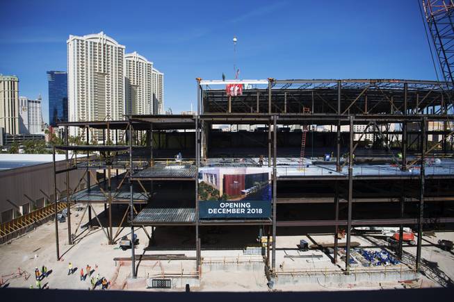 Photograph : MGM Grand Conference Center Expansion Topping Off - Las ...