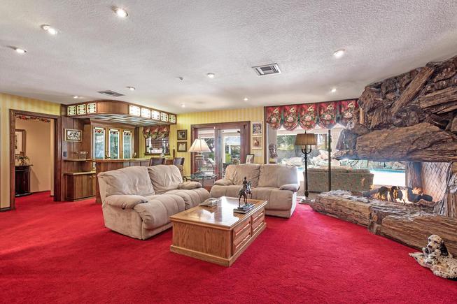 Jerry Lewis' Las Vegas Home For Sale - A look at the family room of ...