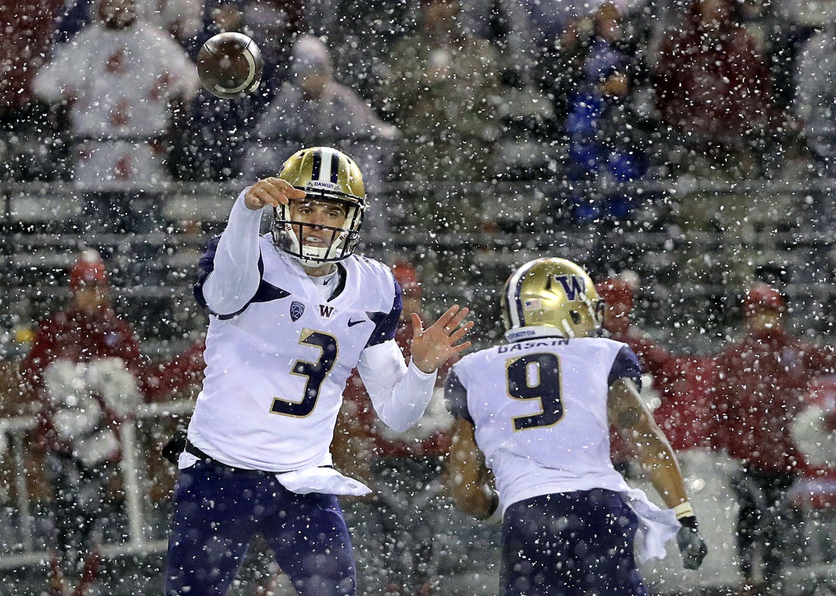 Snow Dawgs: No. 16 Washington topples No. 7 Wazzu 28-15 - Las Vegas Sun ...