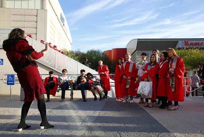 Photograph : UNLV 2018 Winter Commencement - Las Vegas Sun News