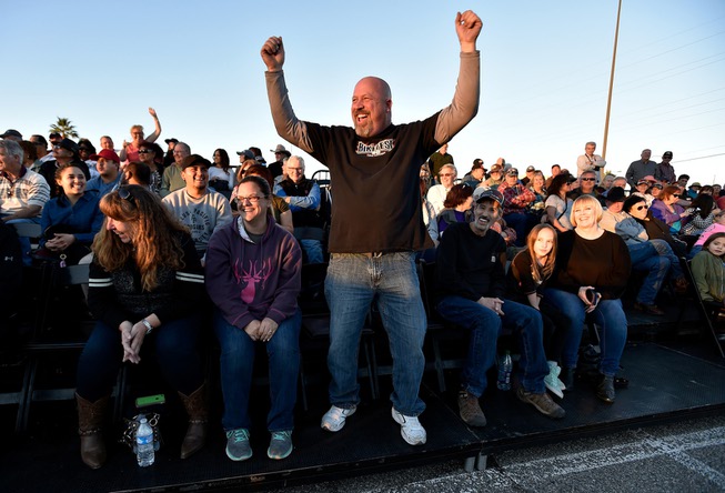 Mesquite Motor Mania - Dean Sutton of Las Vegas cheers during the slow ...