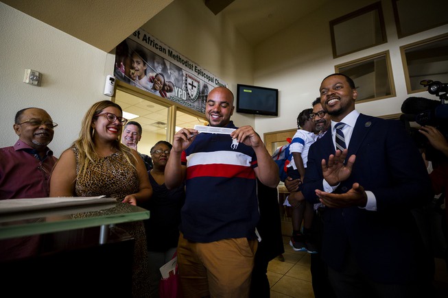 Bill Restores Voting Right to Former Inmates - Former inmate Jovan ...
