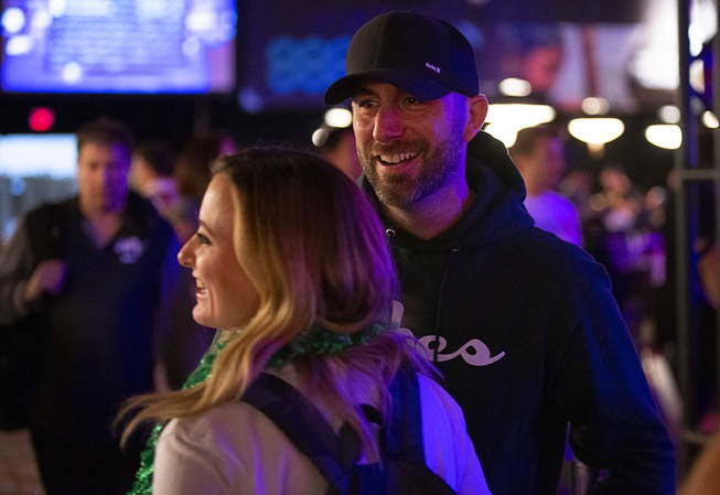 2019 WSOP Final Table: Day 2 - Garry Gates and his girlfriend Marissa ...